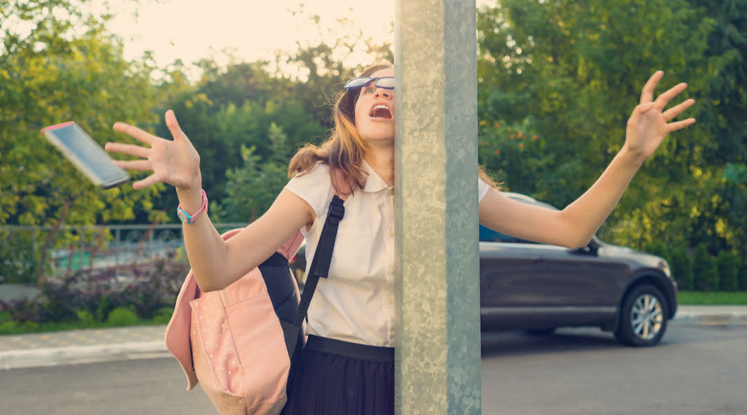 Safety tips for pedestrians - AMTA | The Voice of the Australian Mobile ...